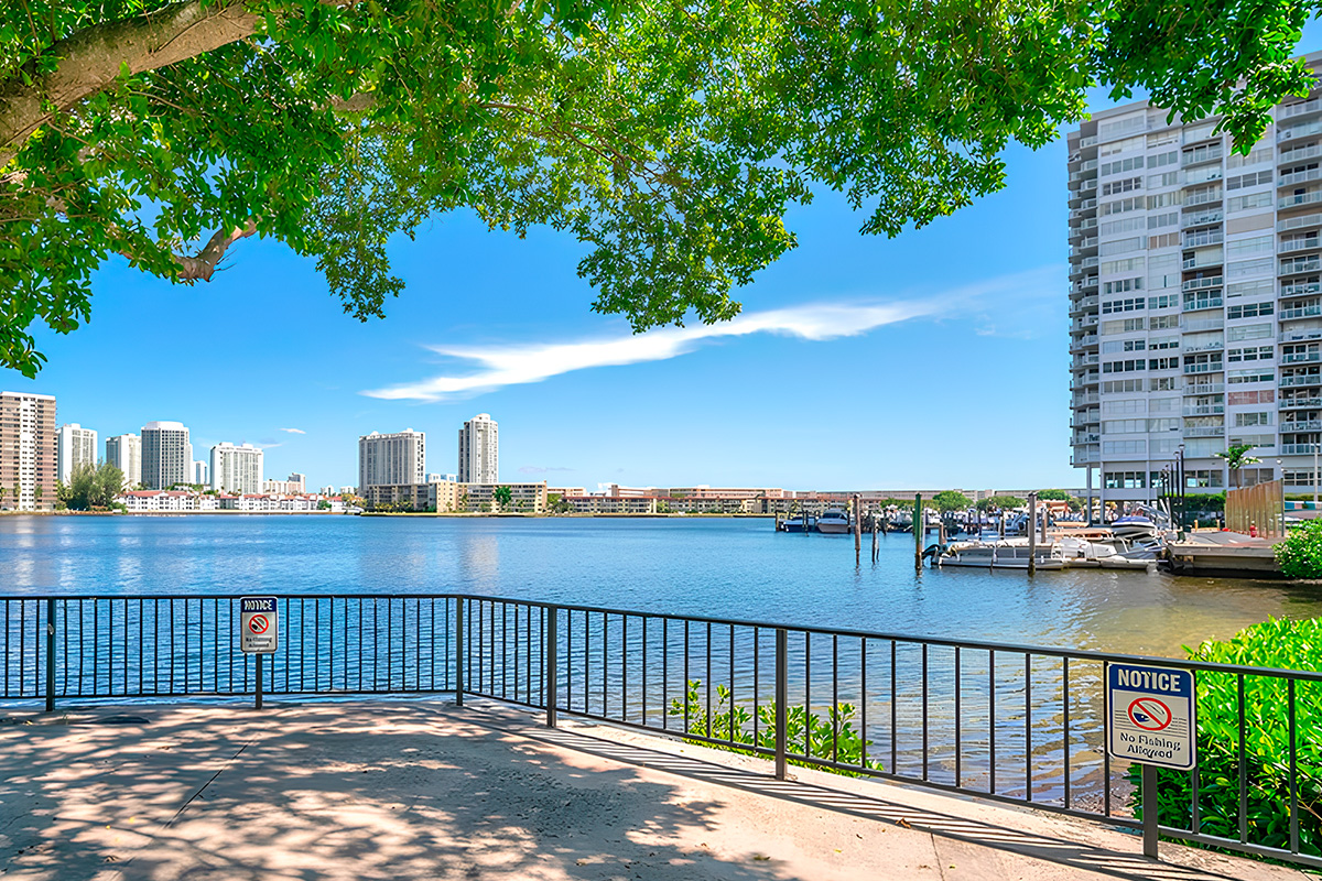 Commodore Plaza Condominium Association, Inc > Home