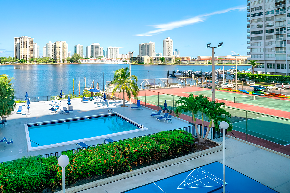 Commodore Plaza Condominium Association, Inc > Home